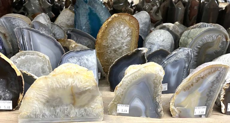 DYED AGATE CUTBASE #26L - Driftstone Pueblo - Wholesale